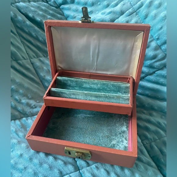 Lady Buxton | Jewelry | Retro Pink Jewelry Box 8s 90s Foldout Earring ...